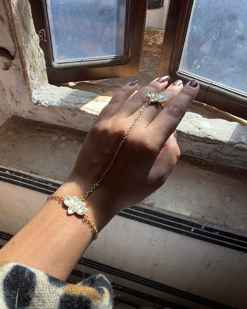 Blooming Kamal Hand Chain – ND Jewellery